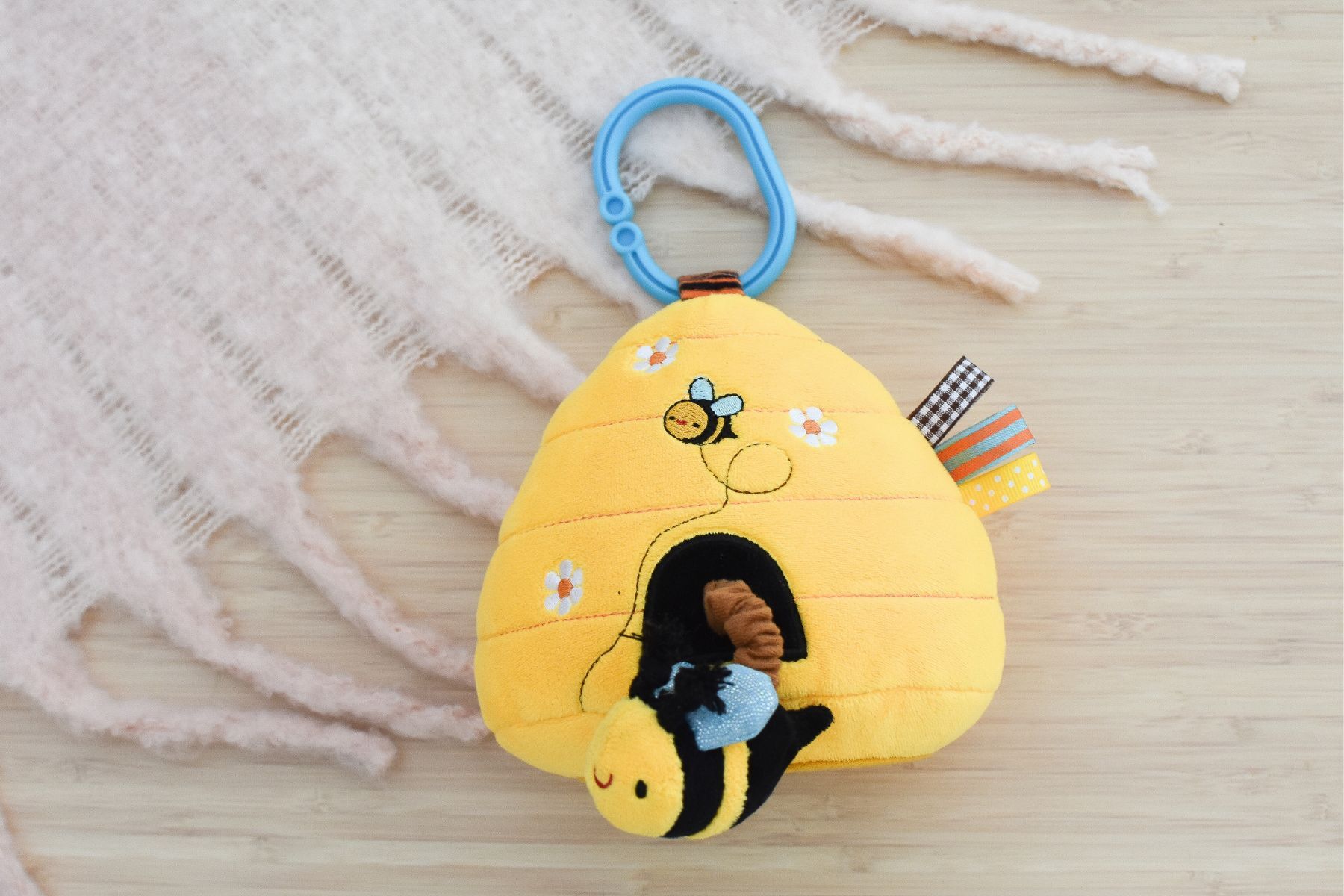 Snuggle Buddy Hunny Bee Hive Hanger – Little Sunshine Kids